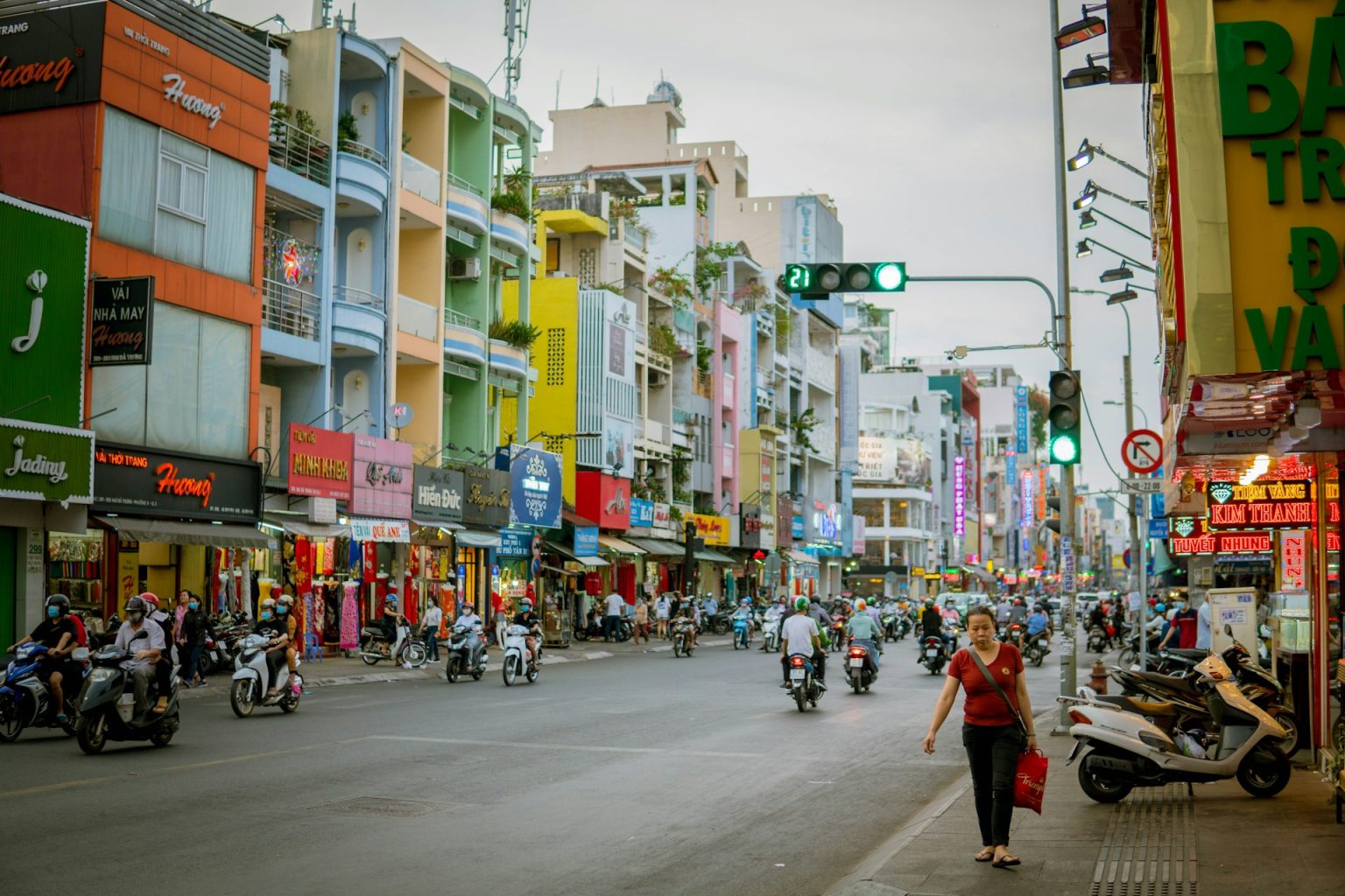 The Booming Trend of Chinese Retail Brands in Vietnam: Current ...